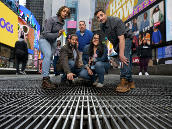 ConEd Workers Make It Their Mission to Rescue Ring Lost in Times Squar ...